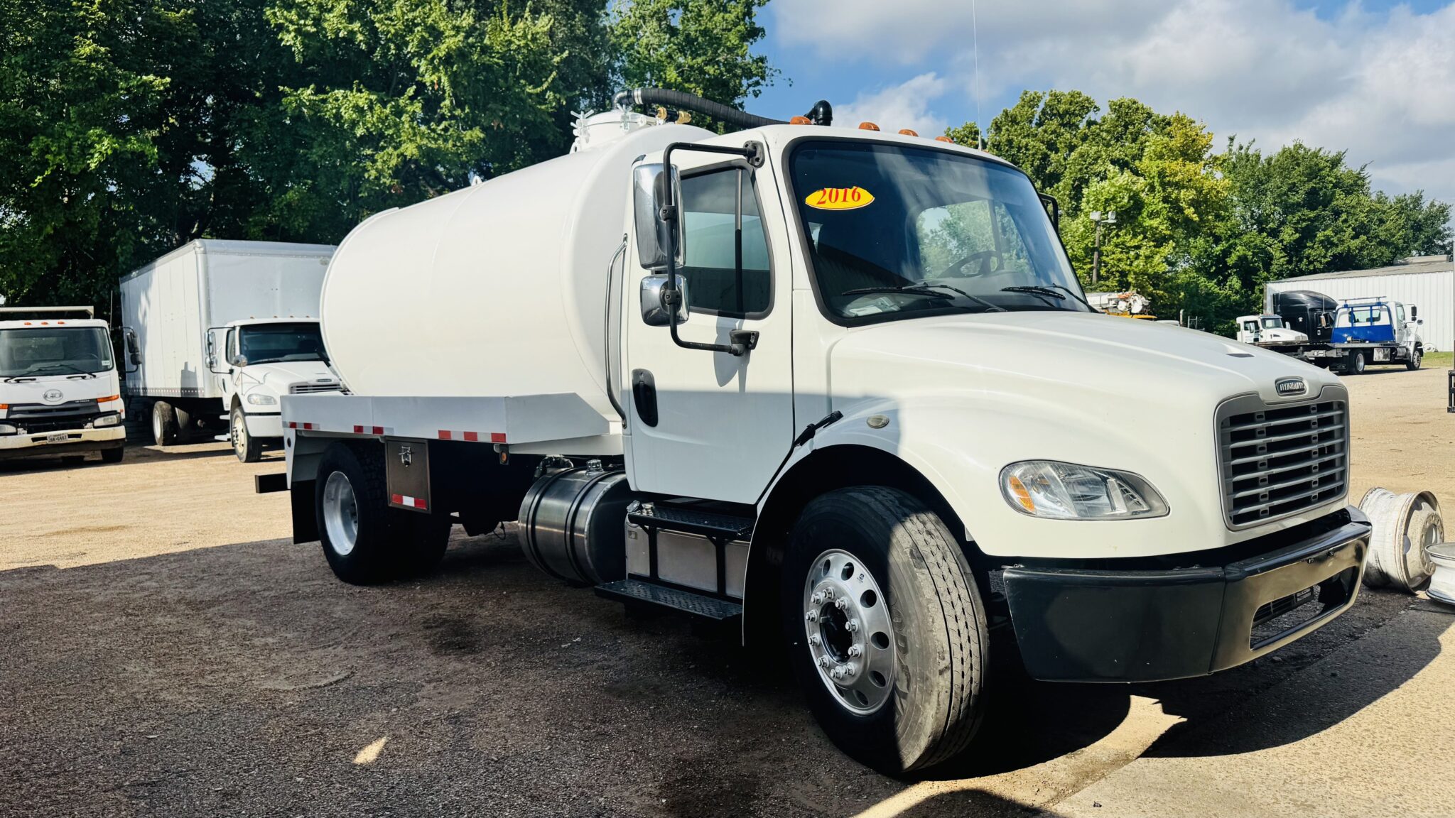 Suction Tank Truck – Blue Star Motors
